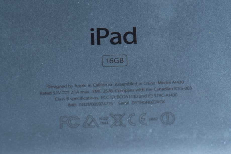Apple iPad (3rd Gen) 16GB, Wi-Fi + 4G Cellular (A1430), max. uščuvan