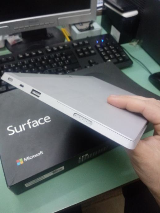 Microsoft Surface 2 RT + Office 2013 + tipkovnica