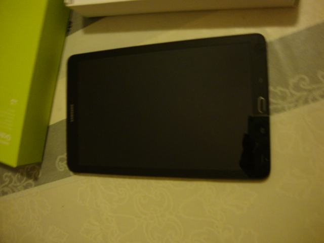 Tablet Samsung SM-T560 Galaxy Tab E 9.6 WiFi crni ,NEKORIŠTEN
