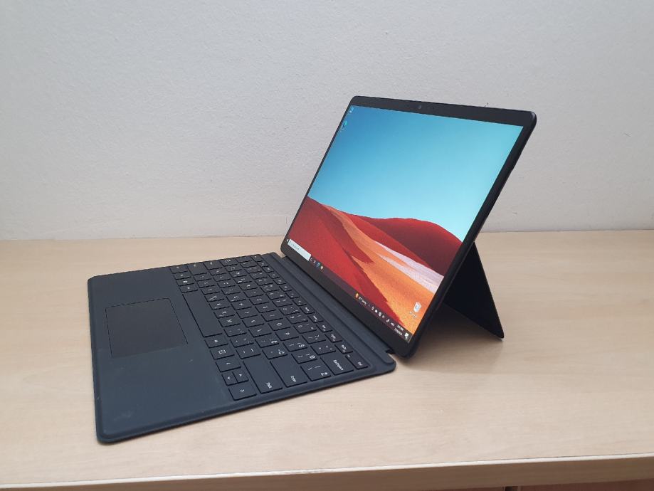 Microsoft Surface Pro X / SQ1 / 8GB / 256GB / 13 / 4G LTE