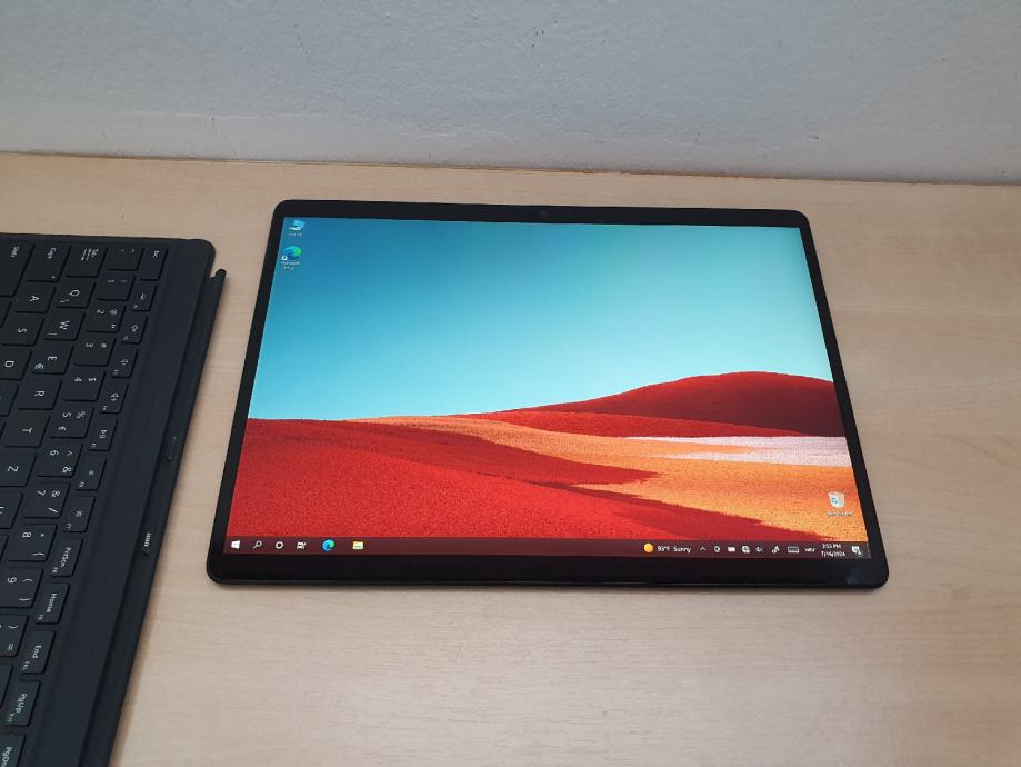 Microsoft Surface Pro X / SQ1 / 8GB / 256GB / 13 / 4G LTE