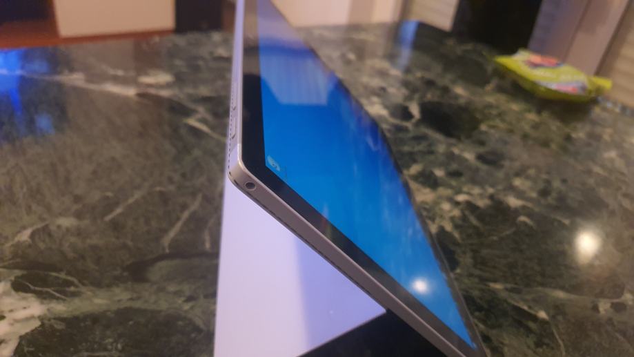 P/M Microsoft Surface 4 pro