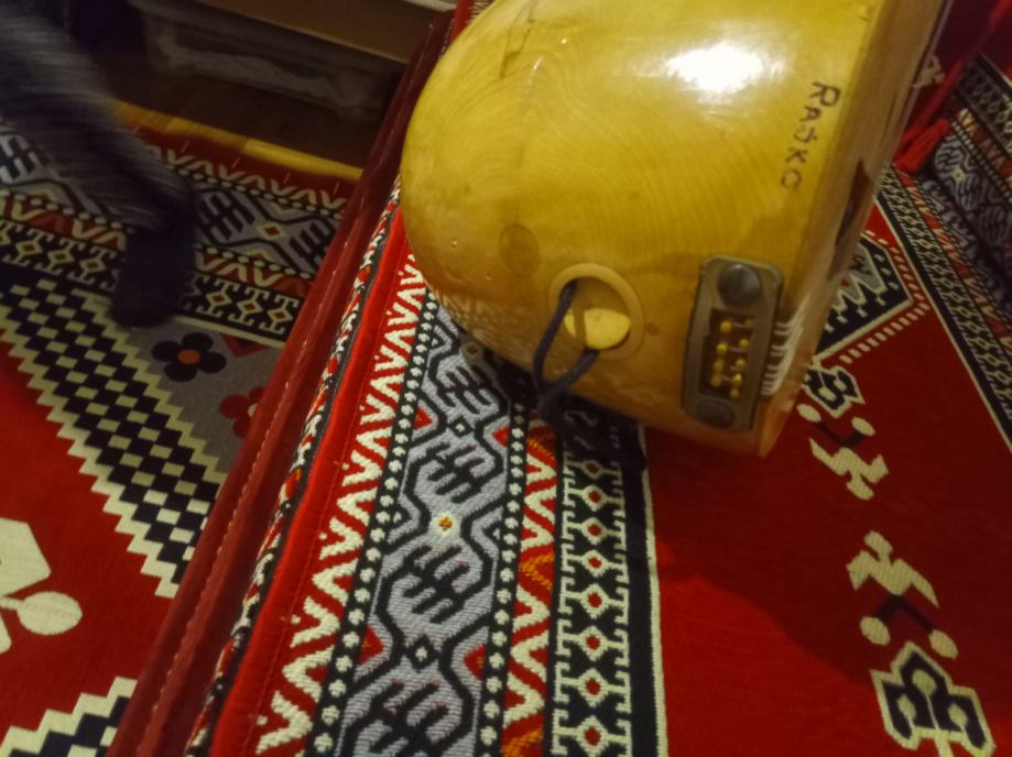 SAZ Bosanski instrument