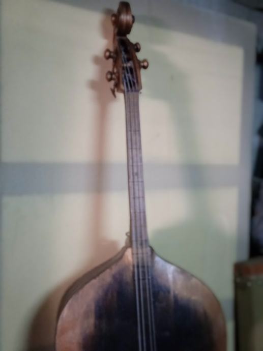 Tamburaški bas berda 1200 kn