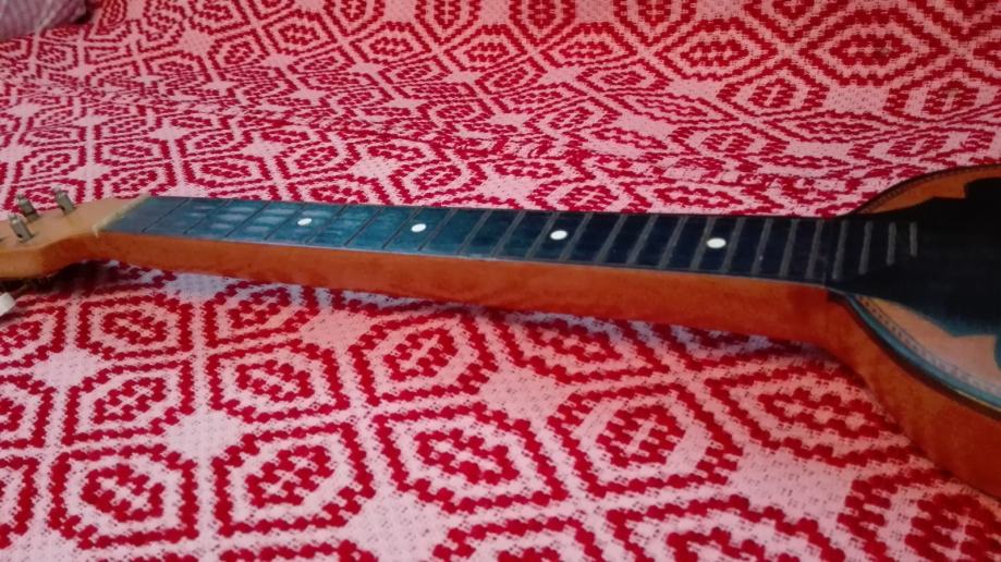 Tamburica prim bisernica slavonka