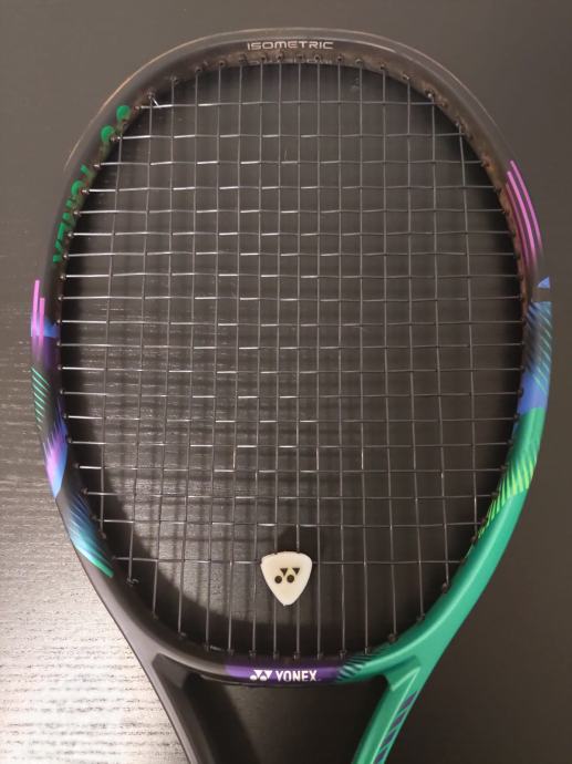 Yonex VCore Pro 97H 330