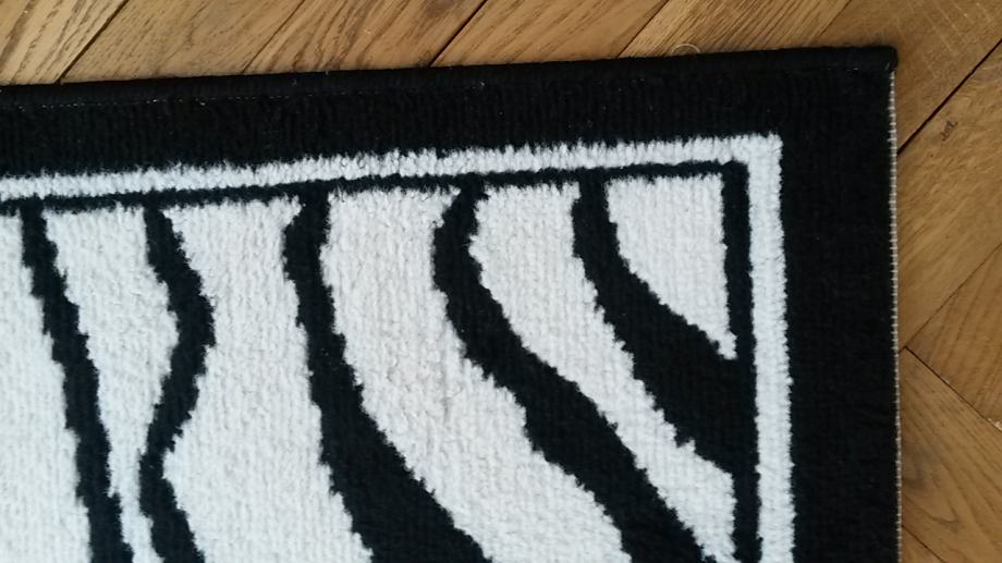 CRNO-BIJELI TEPIH! HITNO!!! POVOLJNO!