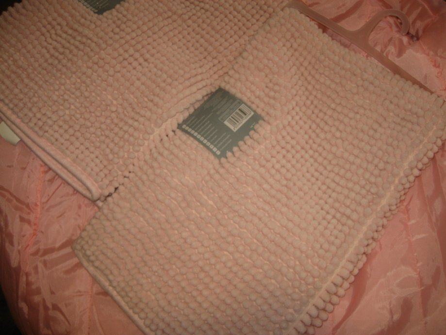 ROZA TEPIH ZA KUPAONICU - NOVO