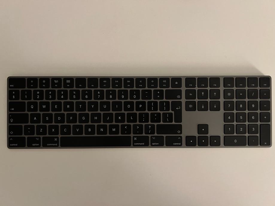 Apple magic keyboard numeric space gray