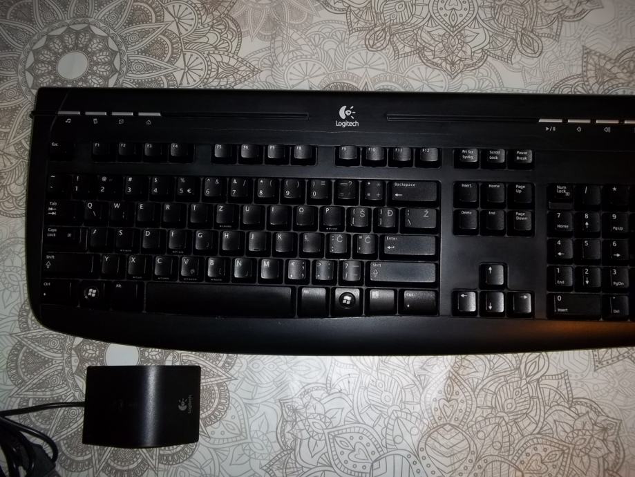 Bežična tipkovnica Logitech Internet 1500