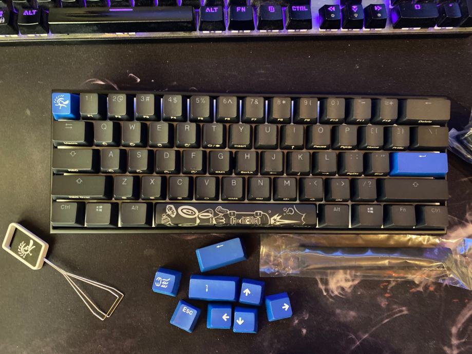 Ducky One 2 Mecha Mini Cherry MX RGB Silent Red