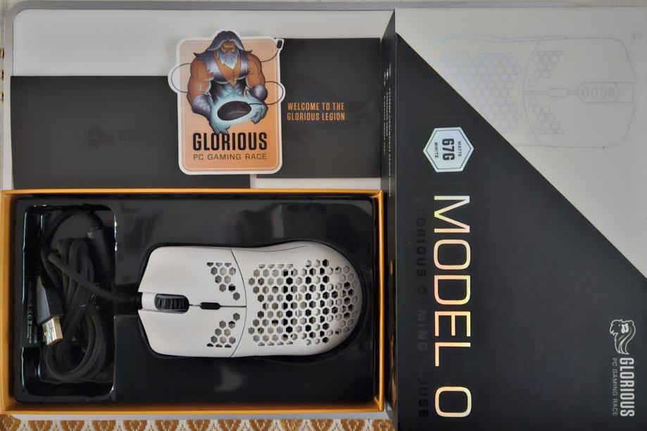 Gaming mouse Glorious Model O, kao nov