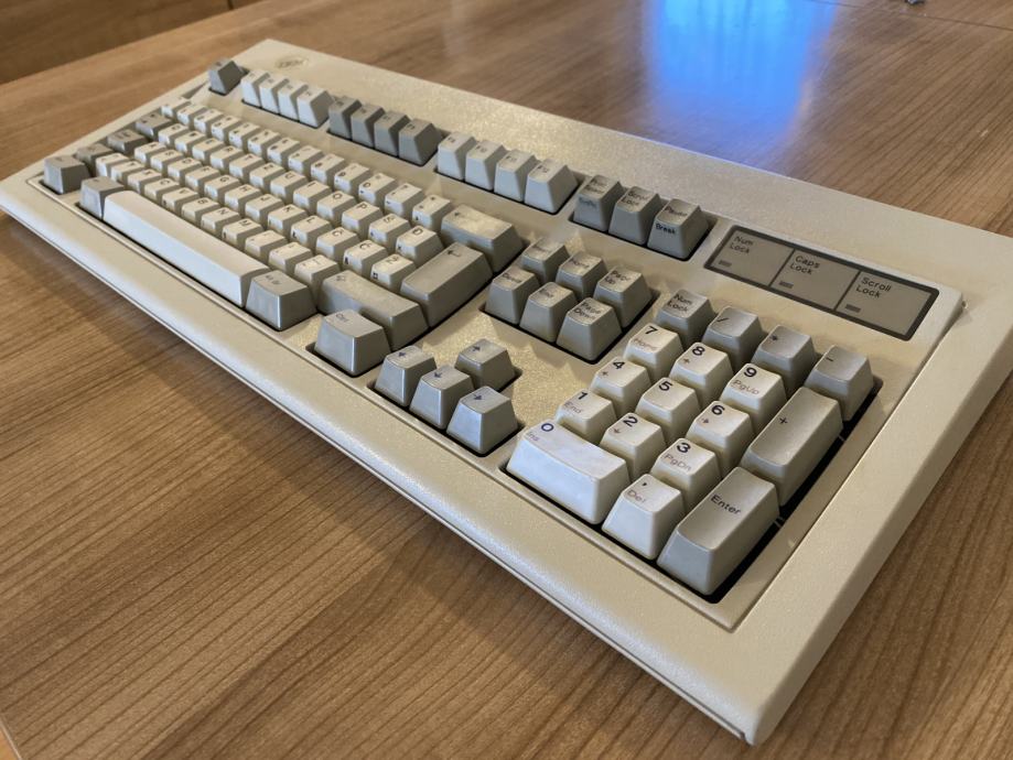 IBM model M mehanička tipkovnica (RANI MODEL 88’ GODINA)