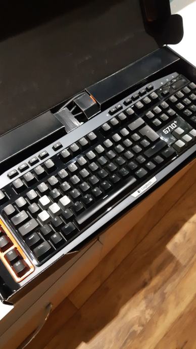 Logitech g710+, mehanička tipkovnica, cherry brown switchevi