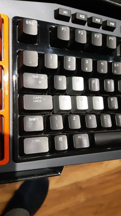 Logitech g710+, mehanička tipkovnica, cherry brown switchevi