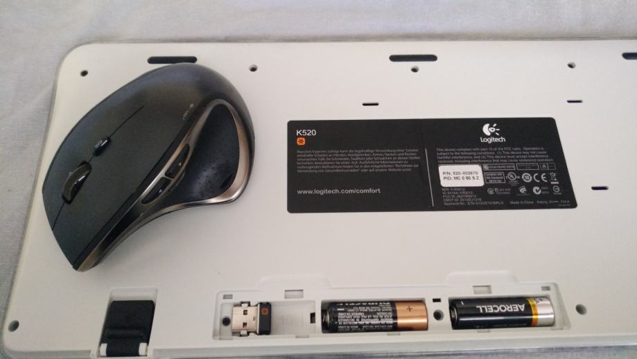 Logitech K-520 bežićna tipkovnica + bežićni miš