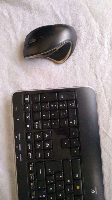 Logitech K-520 bežićna tipkovnica + bežićni miš
