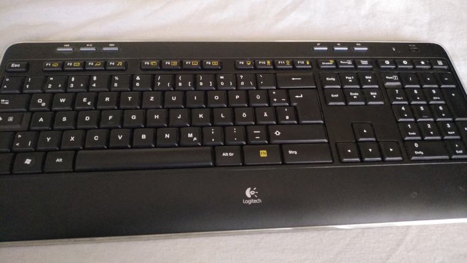 Logitech K-520 bežićna tipkovnica + bežićni miš