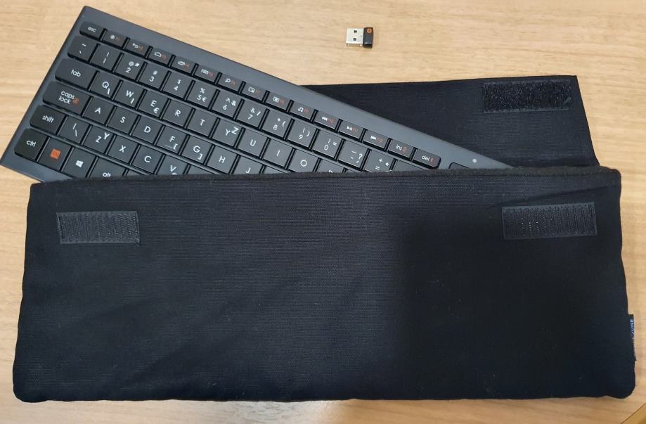 Logitech K830 TV illuminated living-room Bluetooth tipkovnica