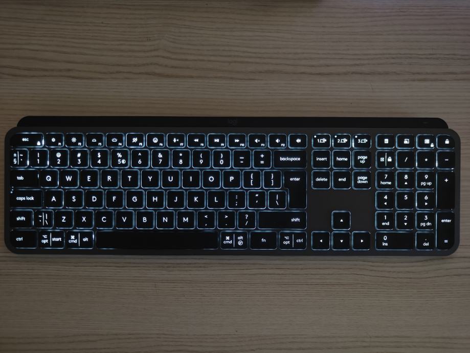 Logitech MX KEYS S PLUS - US LAYOUT - BLUETOOTH/WIRELESS: MAC & WIN OS