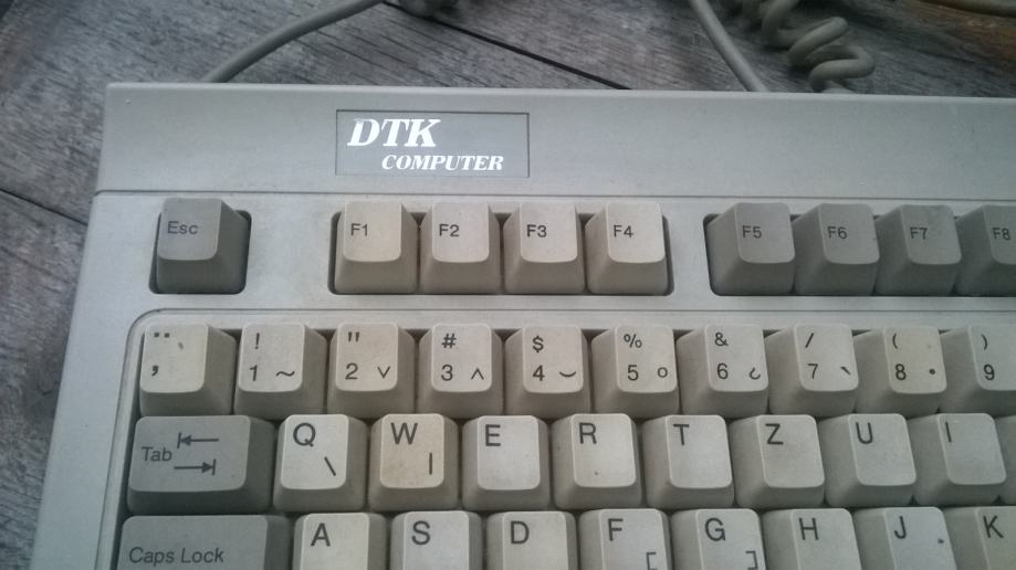 MEHANIČKA TIPKOVNICA DIN DTK COMPUTER LAMA SPK-106C