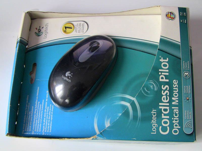 Miš Logitech Cordless Pilot Optical USB , PS/2 , crni , nekorišteni