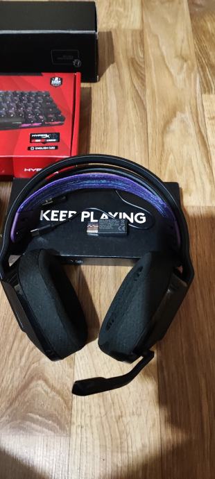 Periferija / Slušalice, tipkovnica, miš, podloga za miš, mikrofon