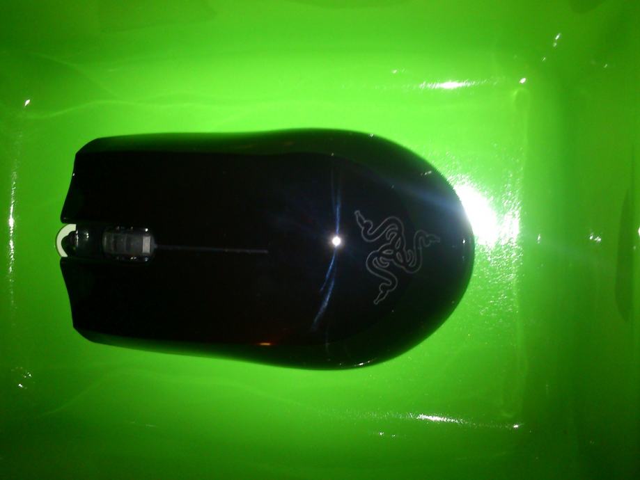 Prodajem Miš Razer abyssus