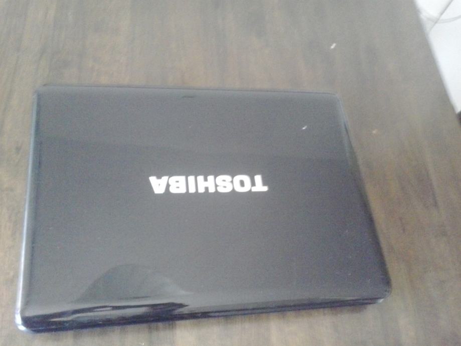 PRODAJEM LAPTOP TOSHIBA SATELLITE A300D