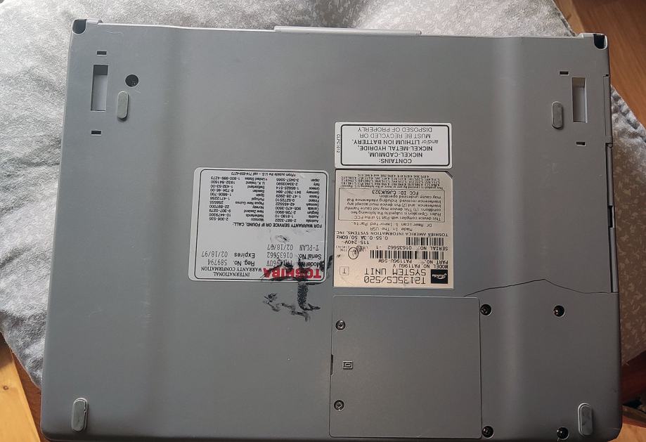 Retro laptop TOSHIBA SATELLITE T2135CS 486