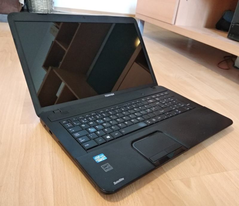 Satellite C870 - Core i5 2450M / 4GB RAM / 15.6 HD+ / Win 10