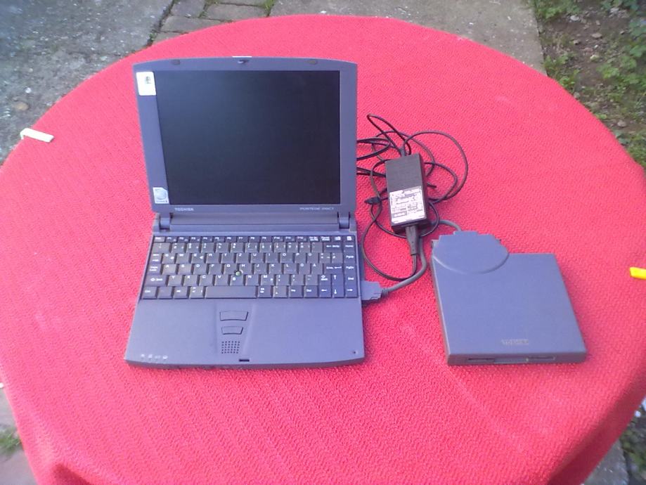 Stari laptop Toshiba Portege 3110 CT