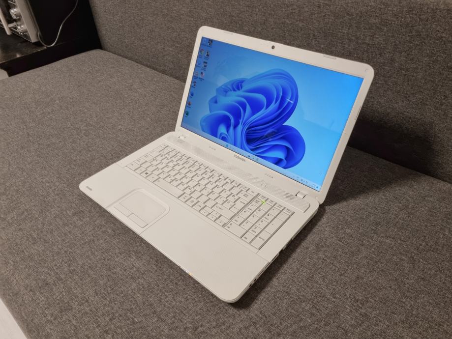 Toshiba C870 **17 inch, SSD, BRZ, igrice, Windows 11, Word**