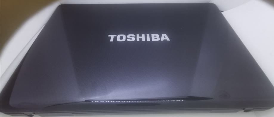 Toshiba L670, 17.3,i5, 500GB, WINDOWS 10 COA
