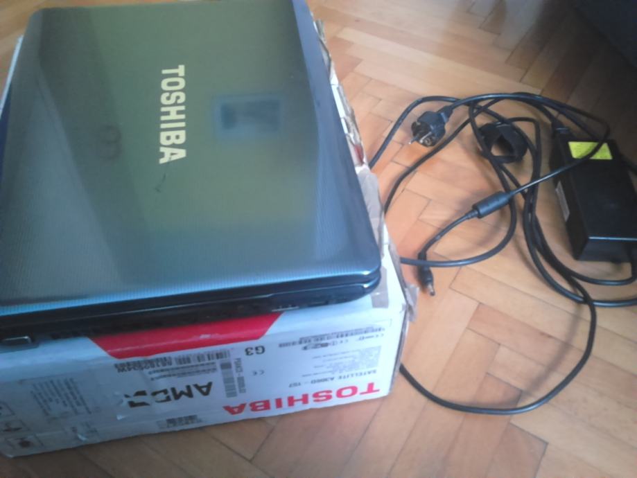 Toshiba Satellite A300D-157 - neispravan