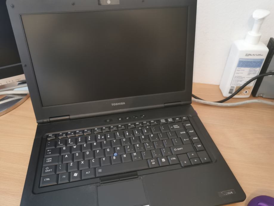 Toshiba Tecra M11 Core i3+4GB Rama+500GB+kamera+Windows 10