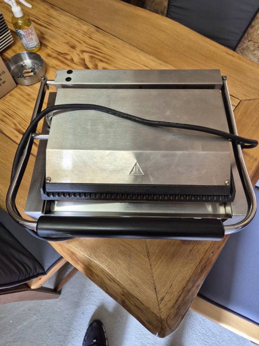 Profesionalni Toster Hendi