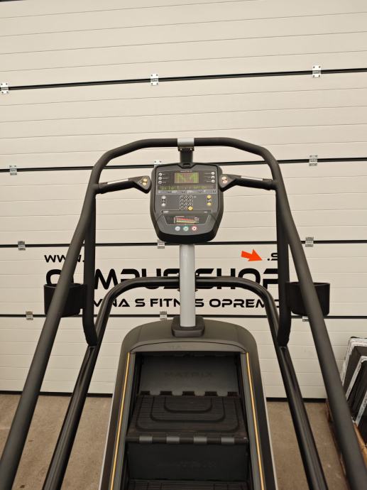 Matrix Stepenice C3X Climbmill LED console