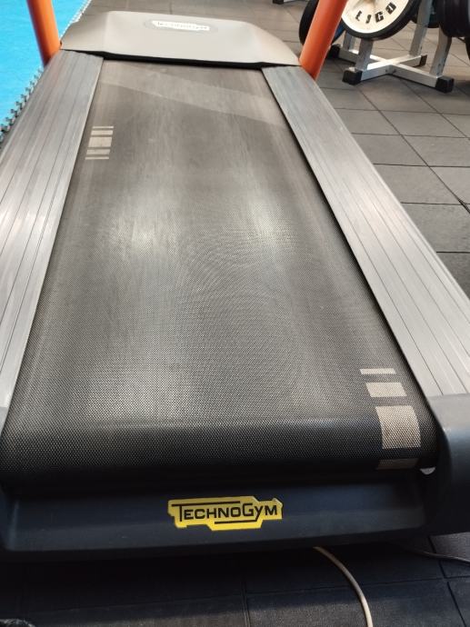 Technogym Excite Run 700 profesionalna traka za trčanje