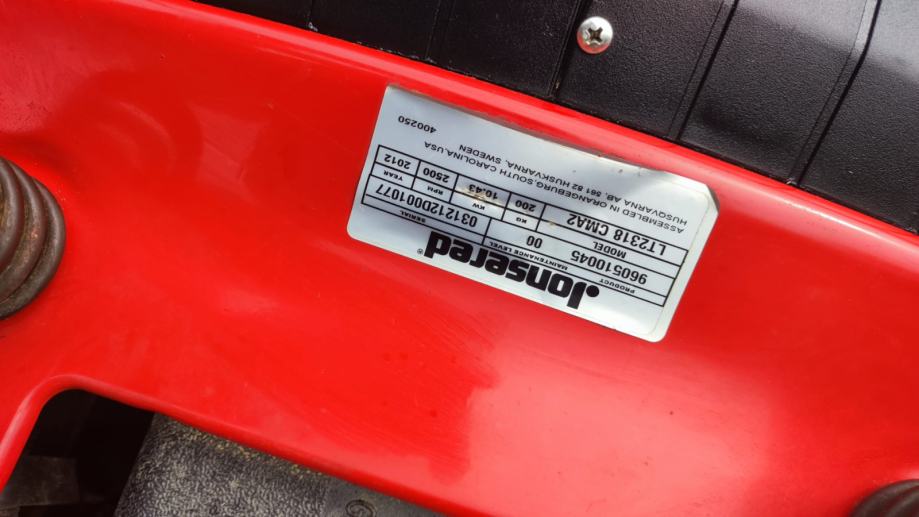 Traktor kosilica Jonsered (Husqvarna) 2 cilindra Briggs Stratton 18KS