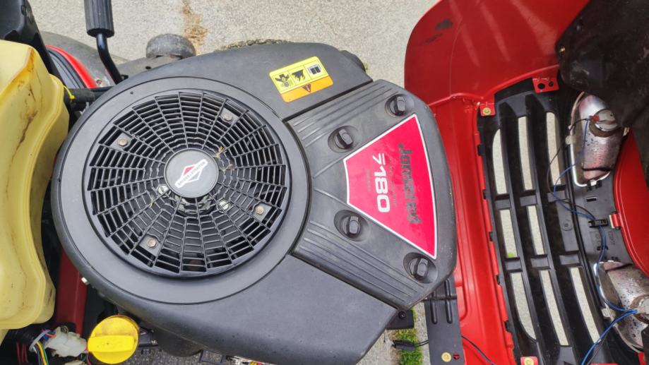 Traktor kosilica Jonsered (Husqvarna) 2 cilindra Briggs Stratton 18KS
