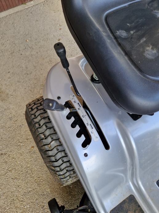 Traktor kosilica MTD Silvertrac 107T/175