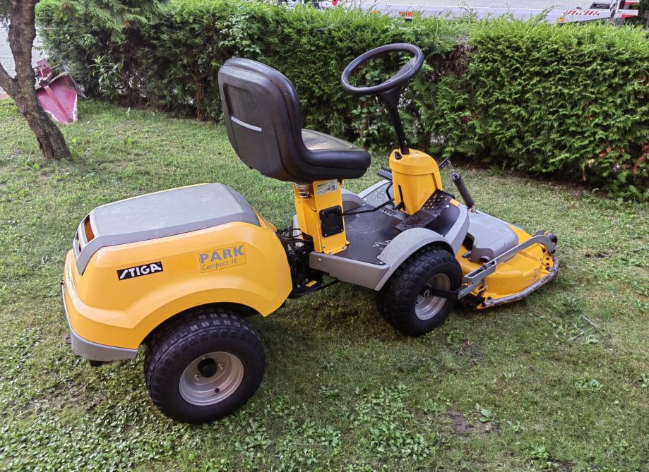 Traktor kosilica Stiga Compact 16