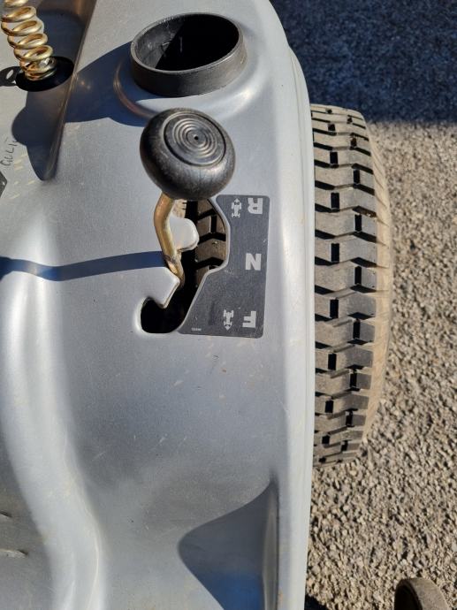 TRAKTORSKA KOSILICA MTD SILVERTAC 1071 / 175