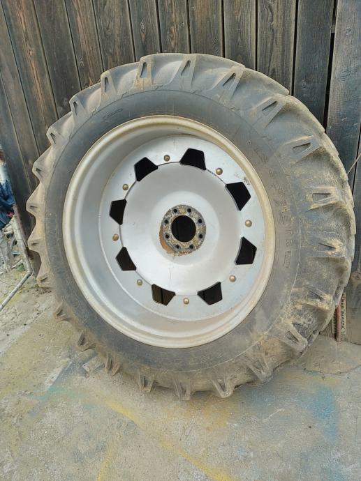 Felga (platišče) 38col +guma 13.6.38