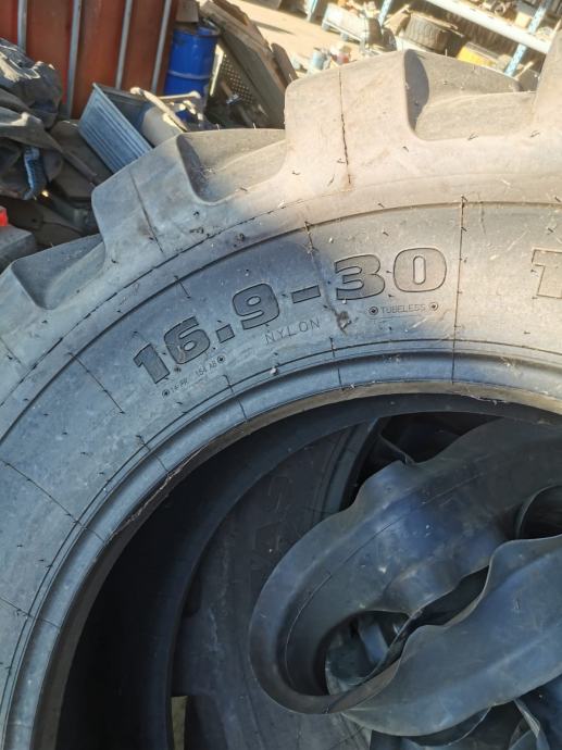 Nove gume 16.9 30 mitas