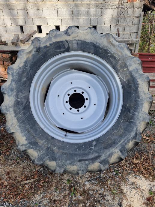 Gume 600/65R38 Goodyear sa felgama