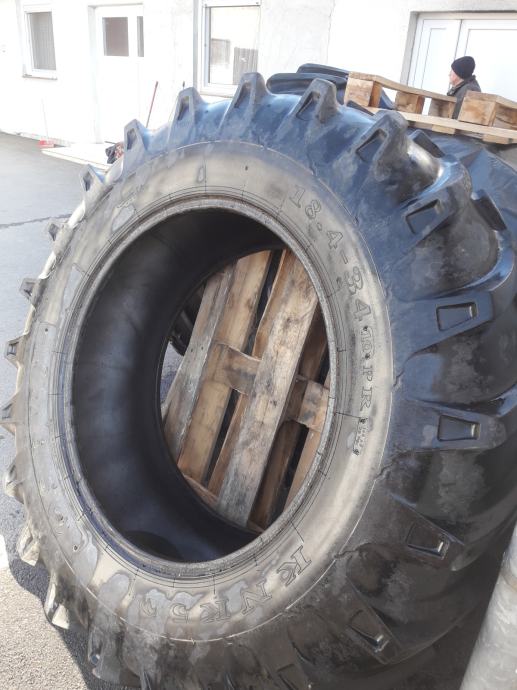 Traktorske gume 360/70R24 i 460/85R34 (18.4R34)
