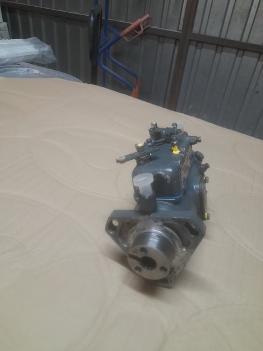 Bosch pumpa za IMT 577