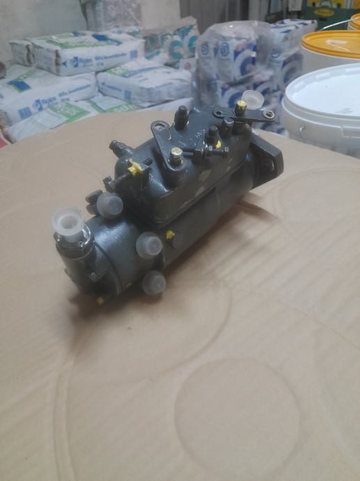 Bosch pumpa za IMT 577